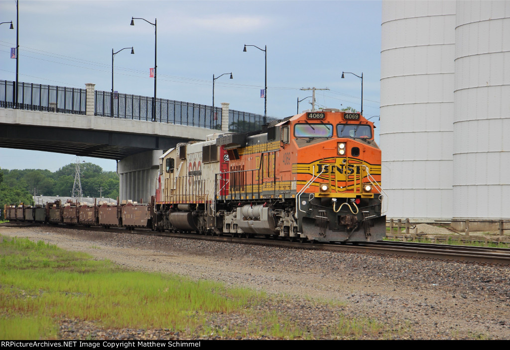 Colorful Bare Table Power